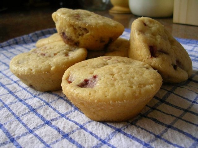 Mansikka-vanilja muffinit - Resepti