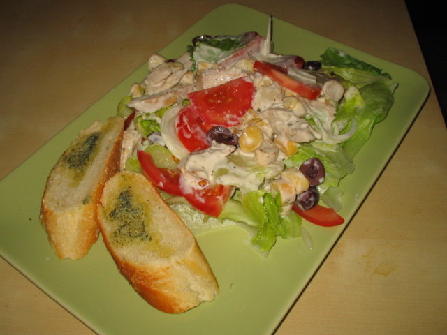 Caesar -salaatti kanalla - Resepti