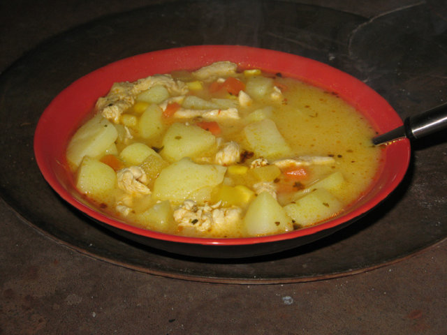 vaalea kanakeitto - Resepti