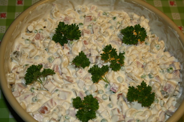 MAJONEESI SALAATTI - Resepti