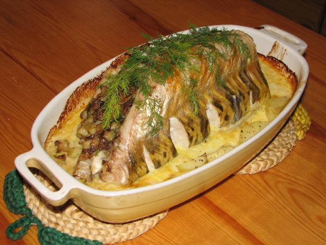 Peruna-Kantsu Täytetty Kuha - Resepti