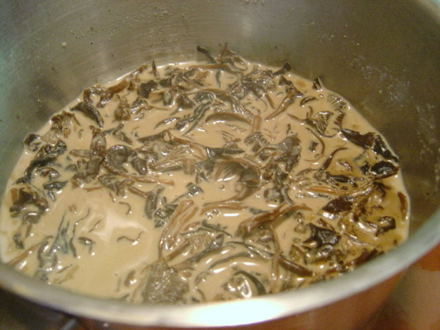 Sienikastike suppilovahvero/mustatorvisieni - Resepti