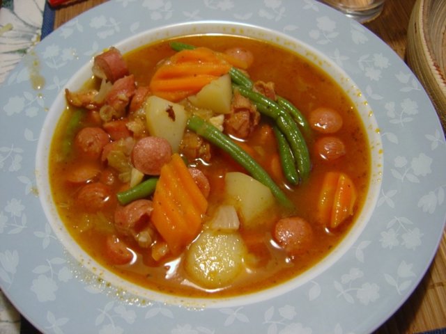 Nakkikeitto - Resepti