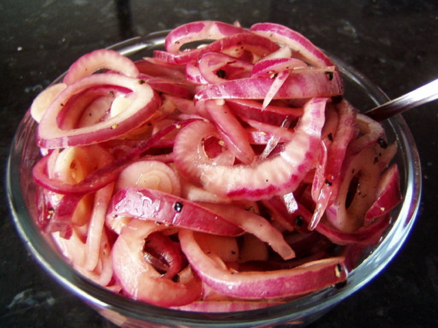Marinoitu punasipuli - Resepti