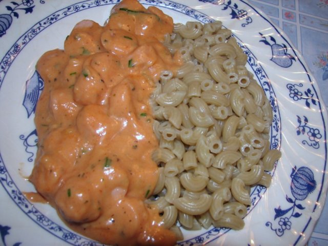 Pinkki nakkikastike - Resepti