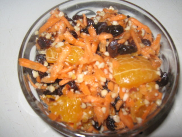 rusina -porkkanasalaatti - Resepti