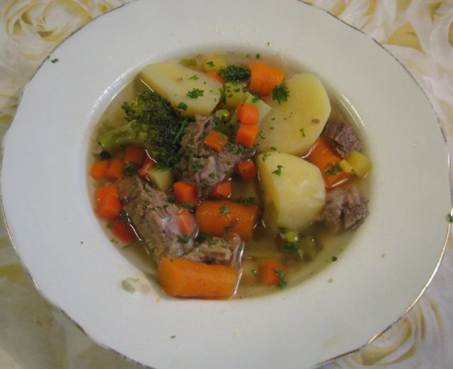 Kesäinen lihakeitto - Resepti