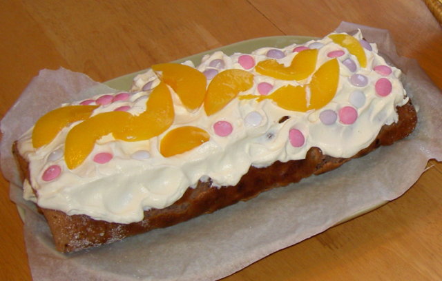 Helppo kakku (suklaakääretorttu) - Resepti