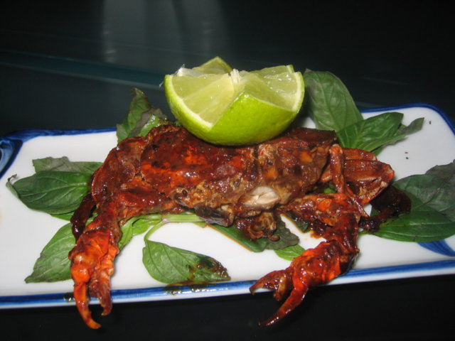 Pehmeäkuorinen rapu mustapapukastikkeella - Resepti