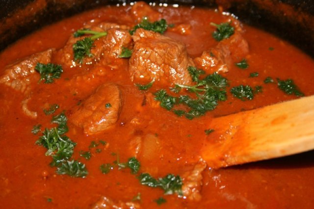 UNKARILAINEN PAPRIKAPATA - Resepti