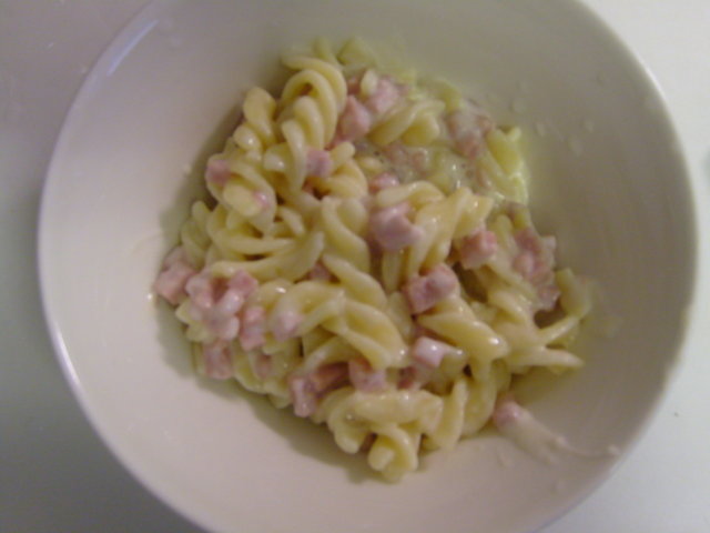 NOPEA JUUSTO-KINKKUPASTA - Resepti