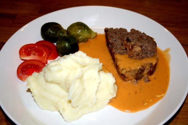 TÄYTETTY LIHAMUREKE - Resepti