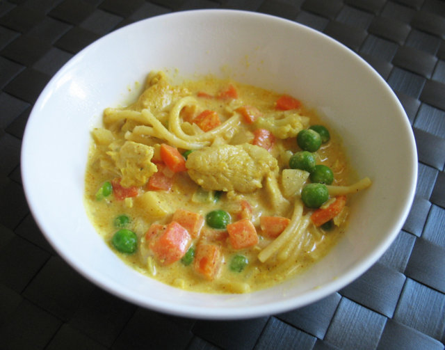 Kookos - kanakeitto - Resepti