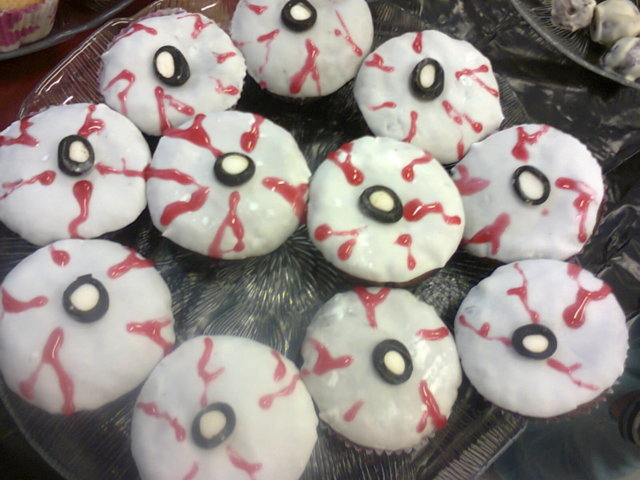 Daimmuffinssi Silmät (Halloween-muffinssi) - Resepti
