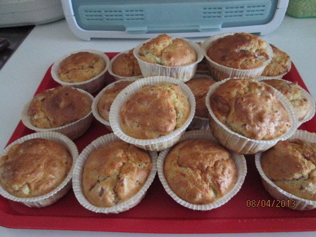 kinkku-aurajuusto muffinit - Resepti