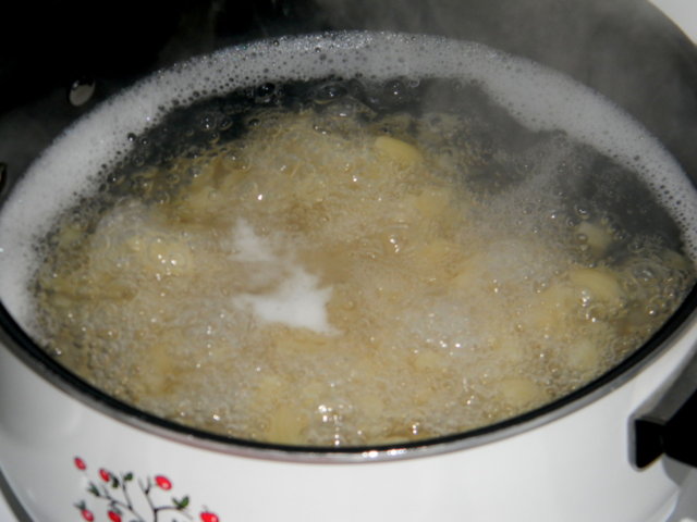 Helppo ja herkullinen kinkku-pekonipasta - Resepti | Kotikokki.net