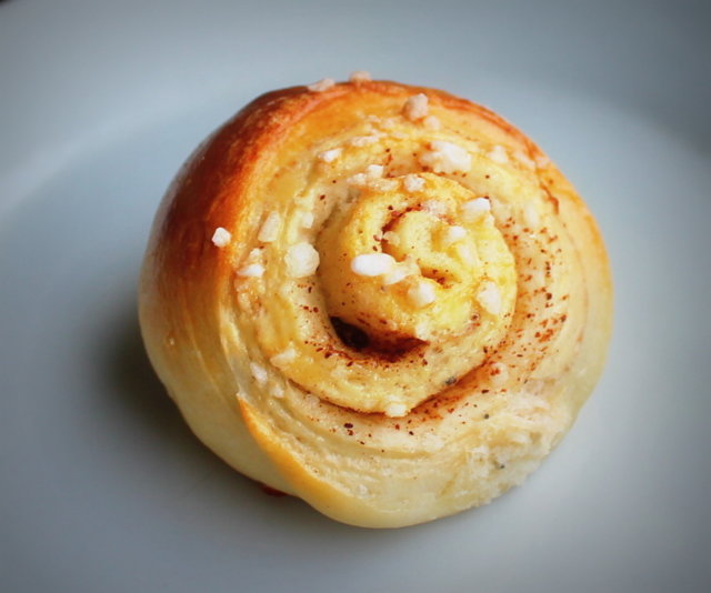 Kevyt kierrepulla - Resepti