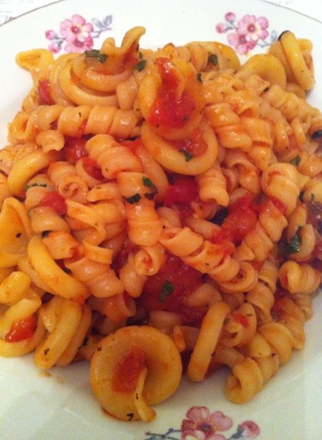 Pasta con Pomodori - Resepti