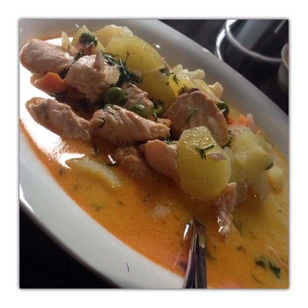 Kermainen lohikeitto - Resepti