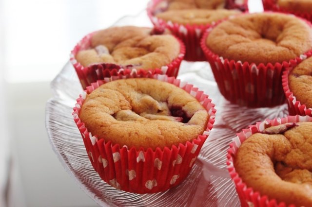 Sitruunaiset Mansikka-Valkosuklaa Muffinssit. - Resepti
