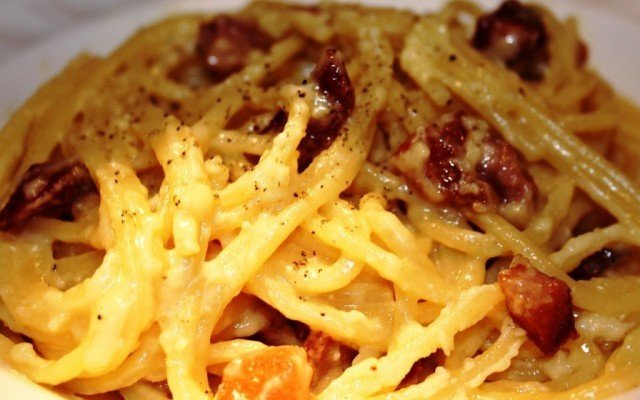 Real Italian Pasta Carbonara Antonio Carluccion mukaan - Resepti