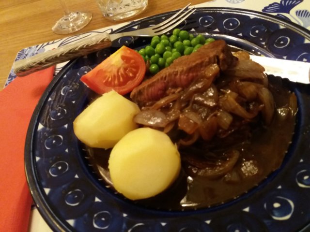 Meidän Biffstek med lök/Pihviä & sipulia 18.2.2019 - Resepti