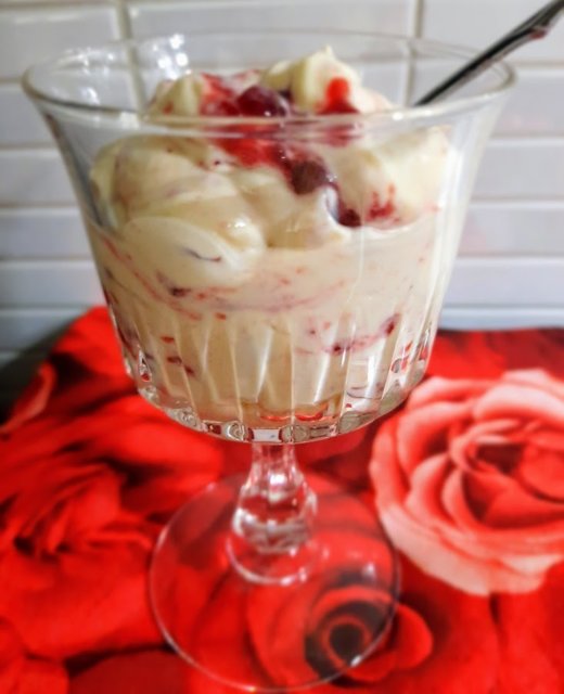 Karpalo-kinuskikerma-rahka - Resepti