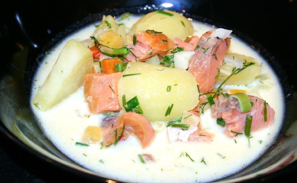 Kylmäsavu-lohikeitto - Resepti