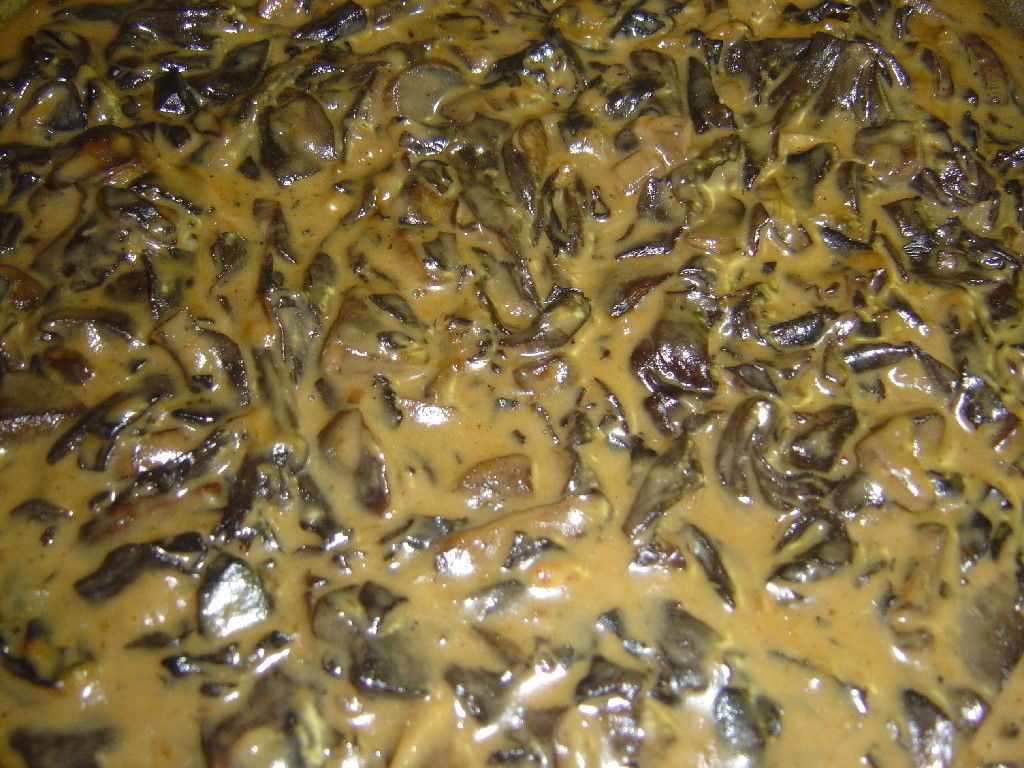 Sienimuhennos mustatorvisieni/tatteja - Resepti