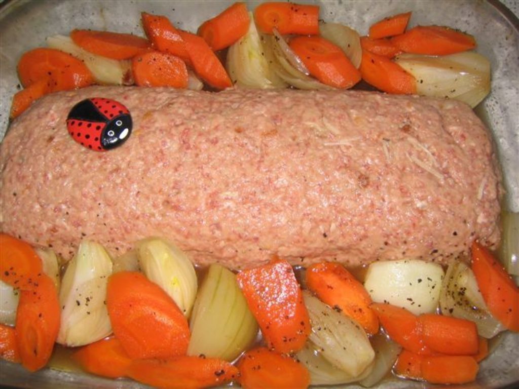 Muheva lihamureke lisukkeineen - Resepti