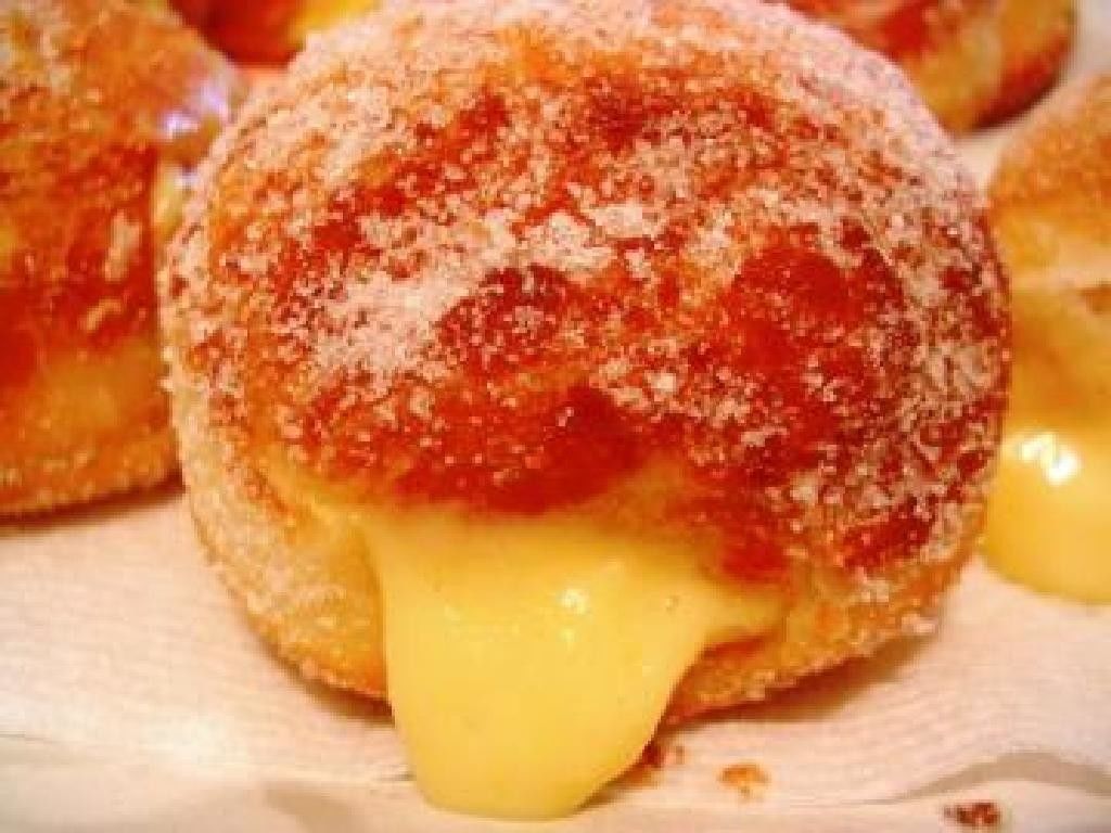 Bombe alla Crema (Munkkipommit) - Resepti