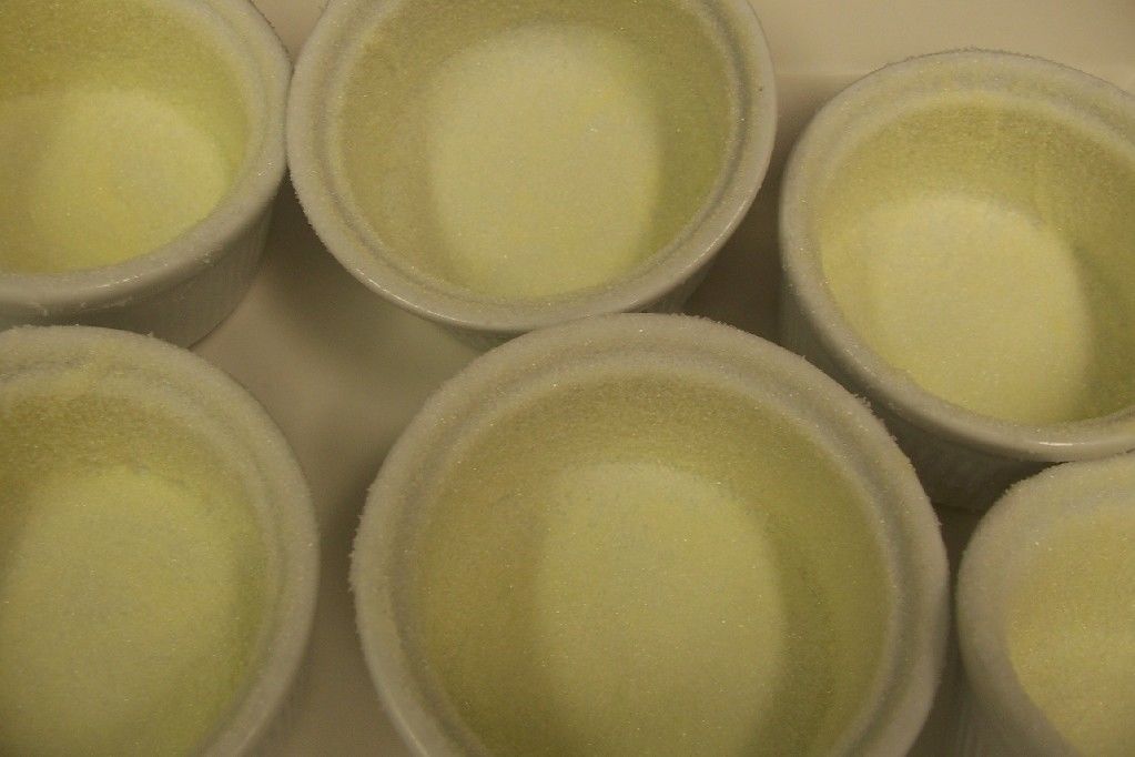 SUKLAA"ANNOS", SHAMPANJA ZABAGLIONEKASTIKE JA MANSIKKAKOMPOTTI - Resepti