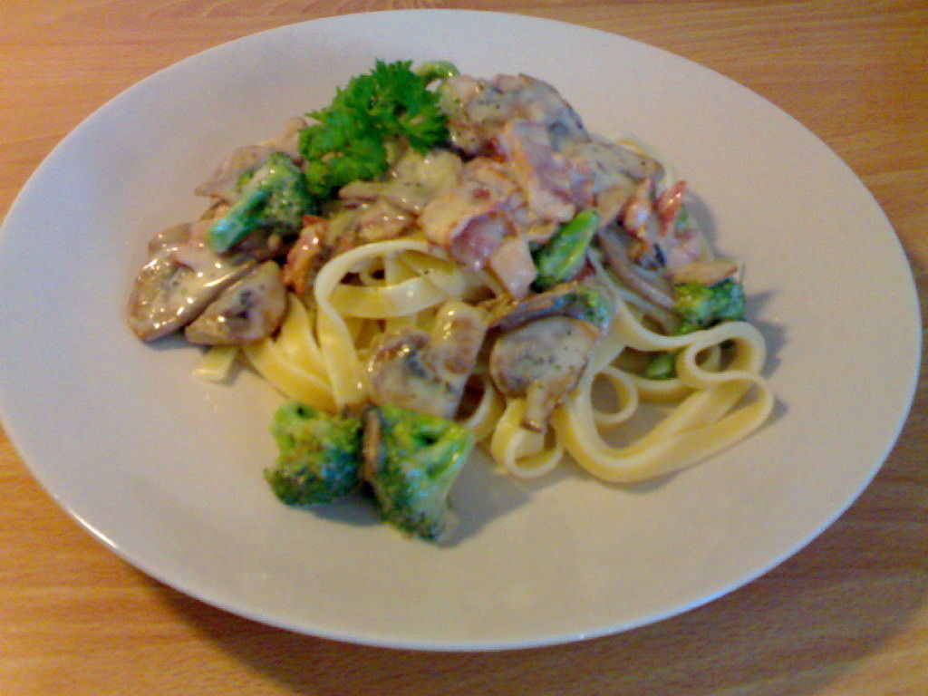 Pekonipasta - Resepti