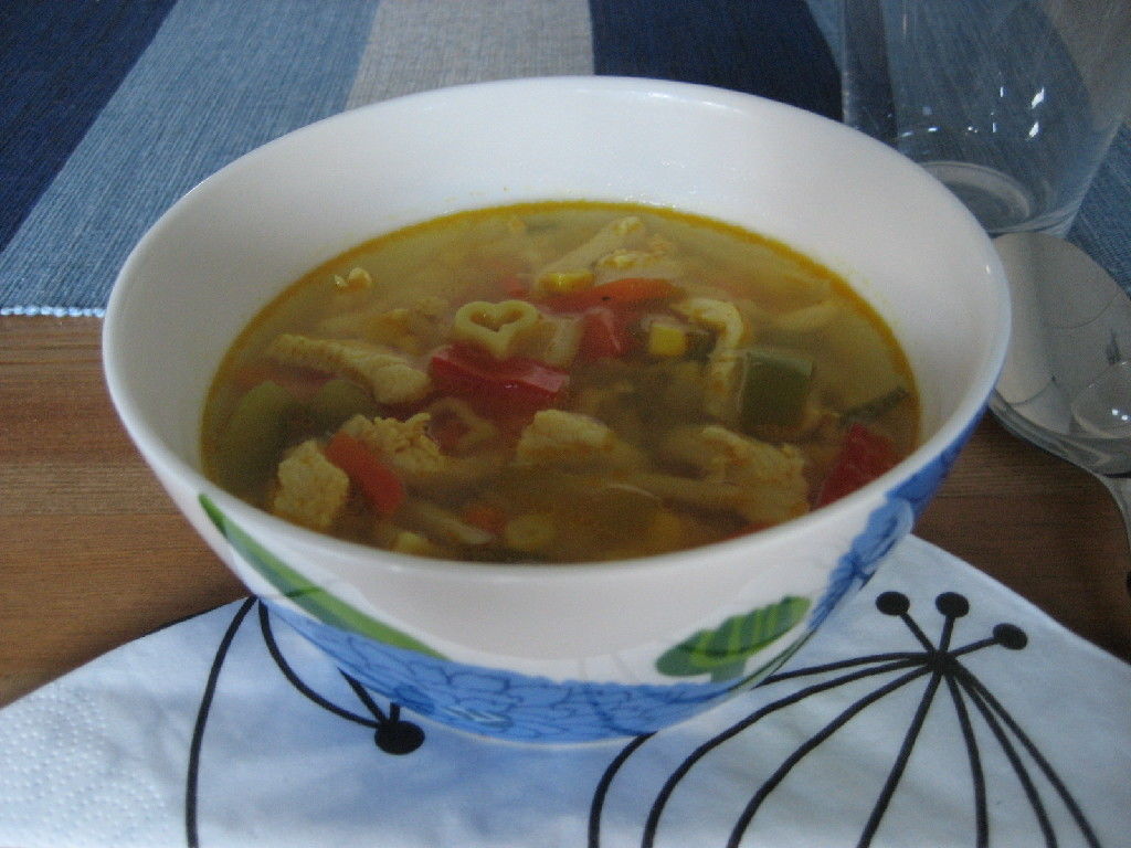 Lempeä kanakeitto - Resepti