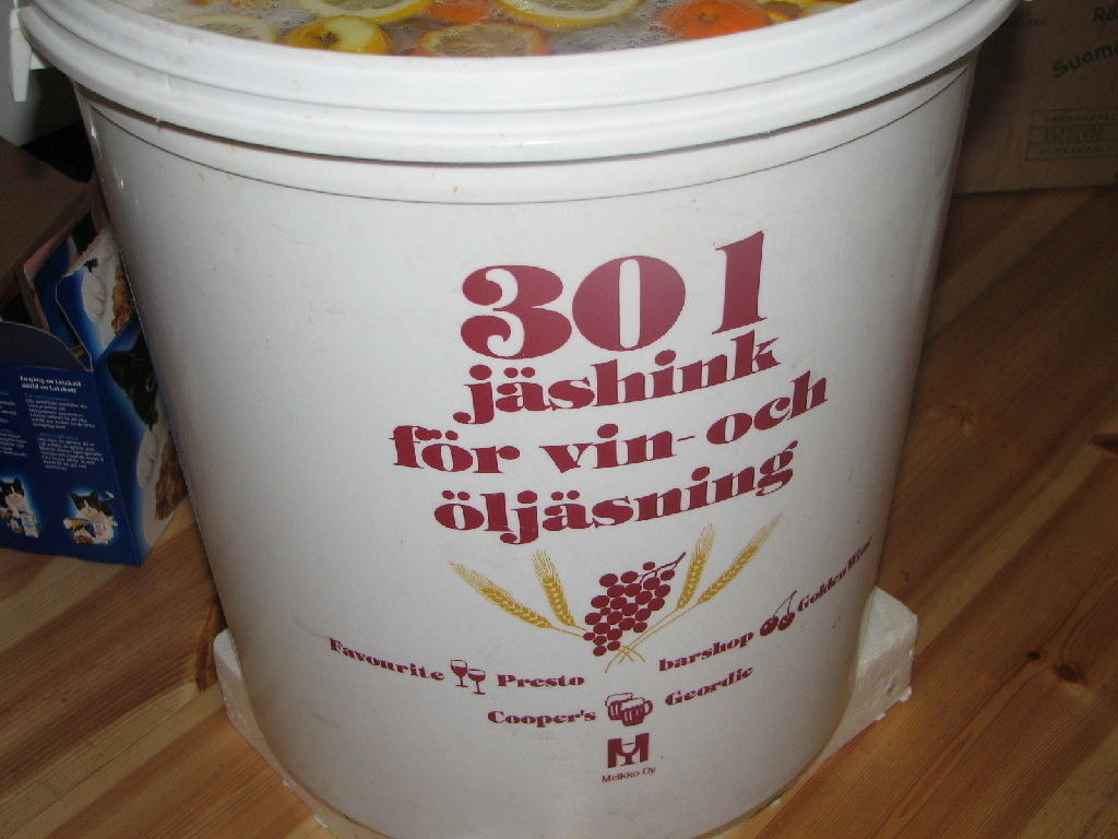 Aronia-Omena Kotiviini - Resepti