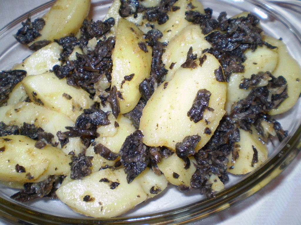 Gratinoitua lohta ja mustatorvisieni perunoita - Resepti