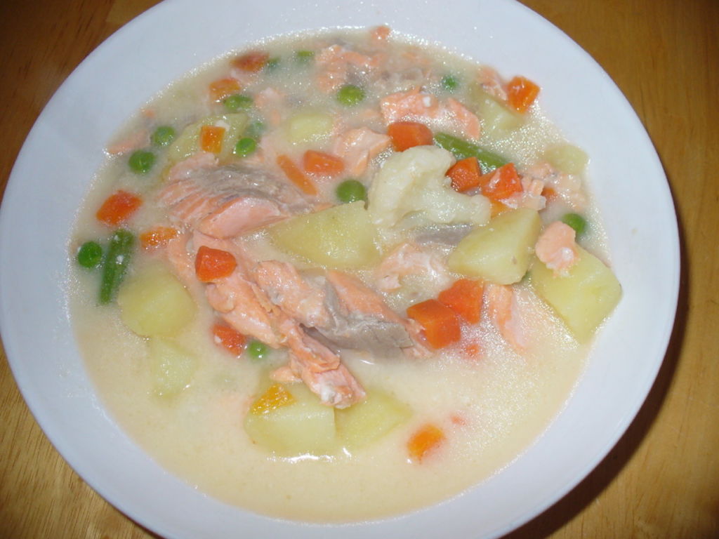 Lohikeitto - Resepti