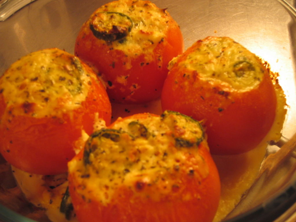 Täytetyt tomaatit - Resepti