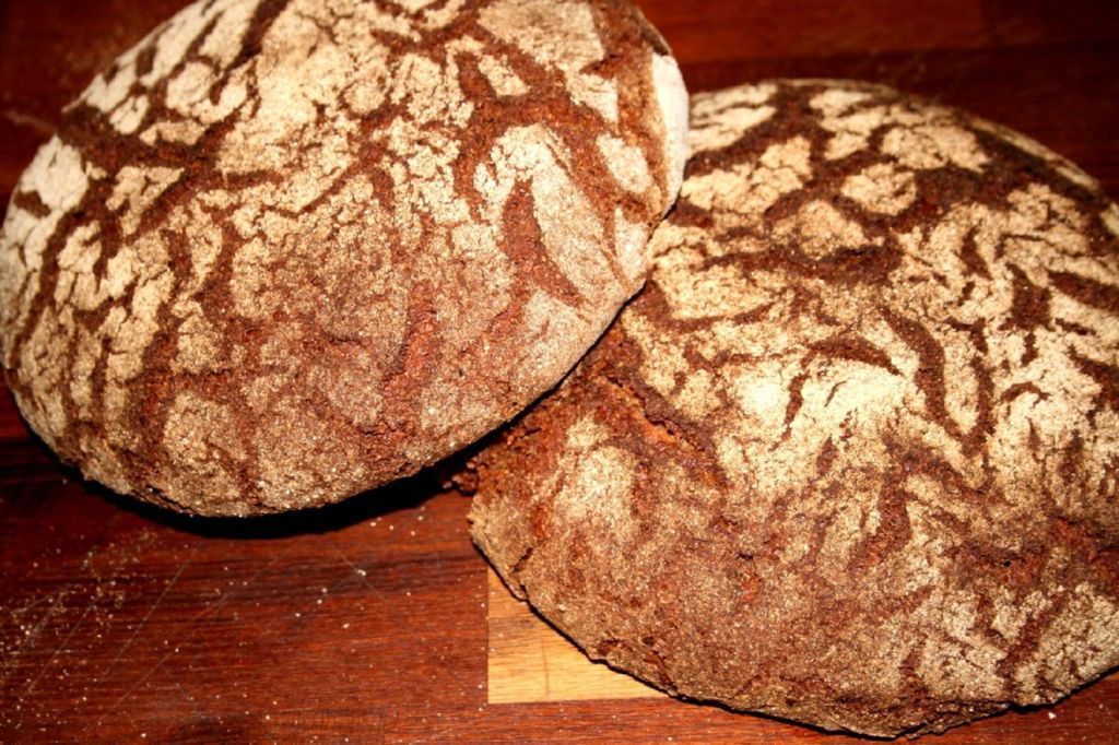 PERINTEINEN RUISLEIPÄ - Resepti