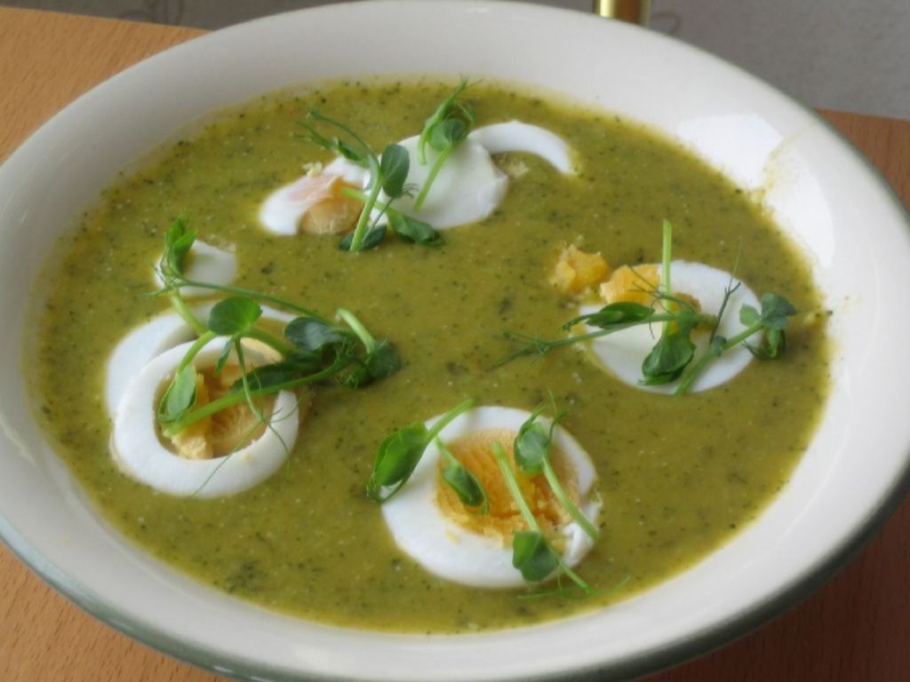 Parsakaali-juuressosekeitto - Resepti