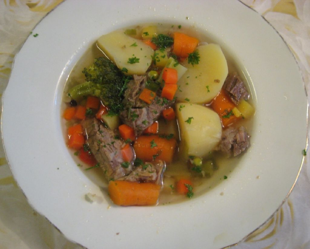 Kesäinen lihakeitto - Resepti