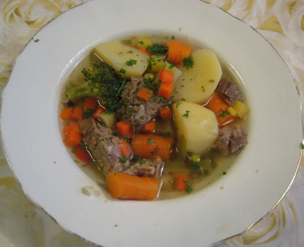 Kesäinen lihakeitto - Resepti