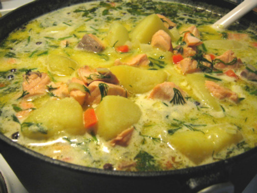 Kermainen lohikeitto - Resepti