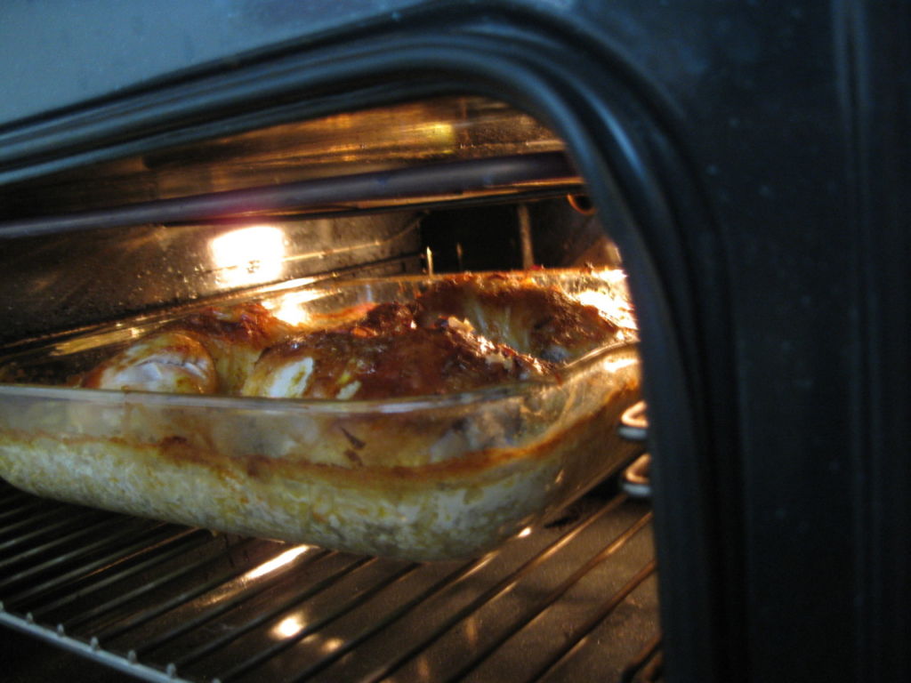 Kana ja riisi -herkku uunissa - Resepti