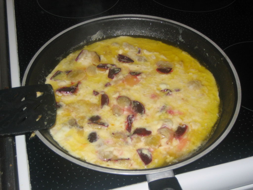 Luumu-munakas - Resepti