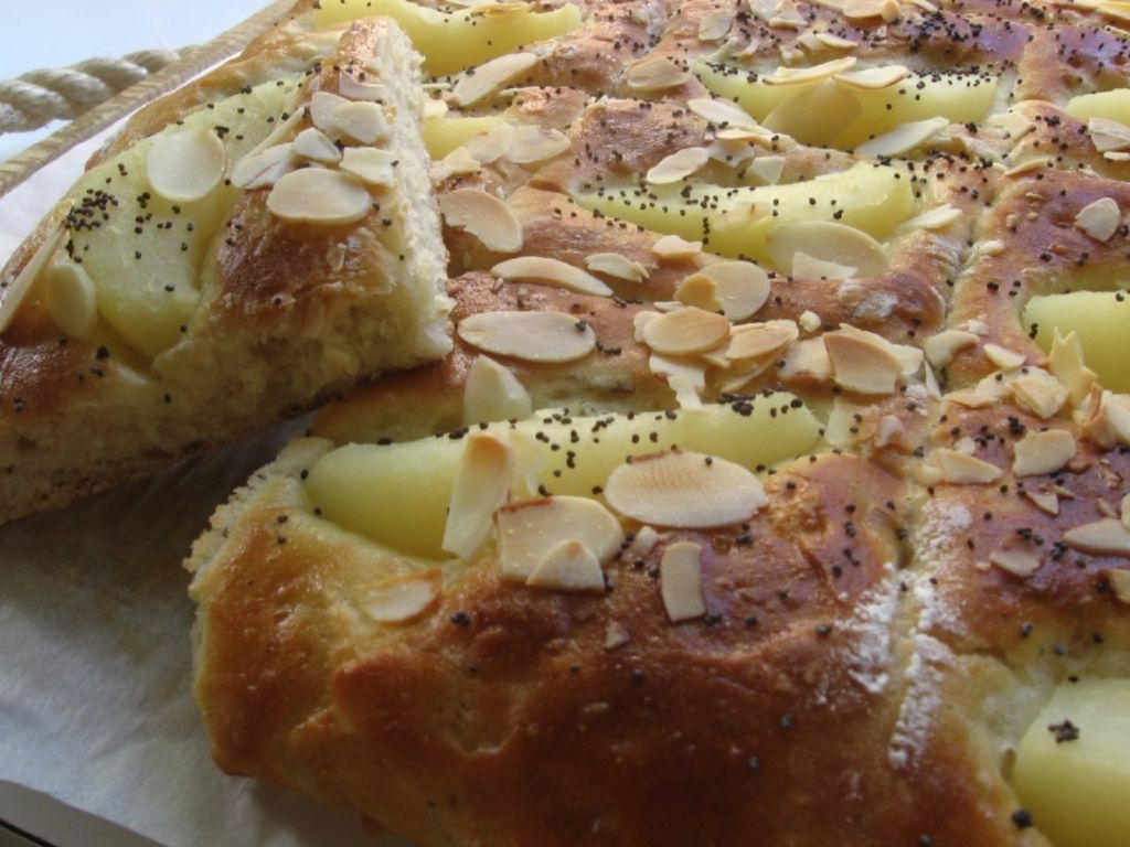 Päärynä-rahkapulla - Resepti