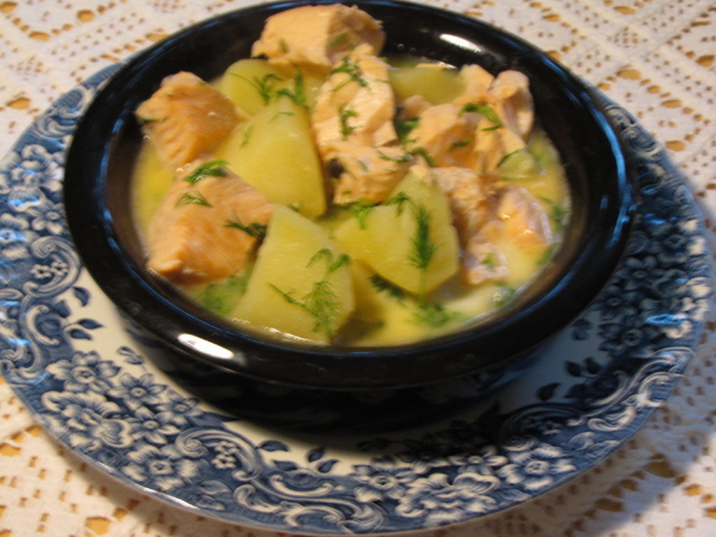 Kermainen lohikeitto - Resepti