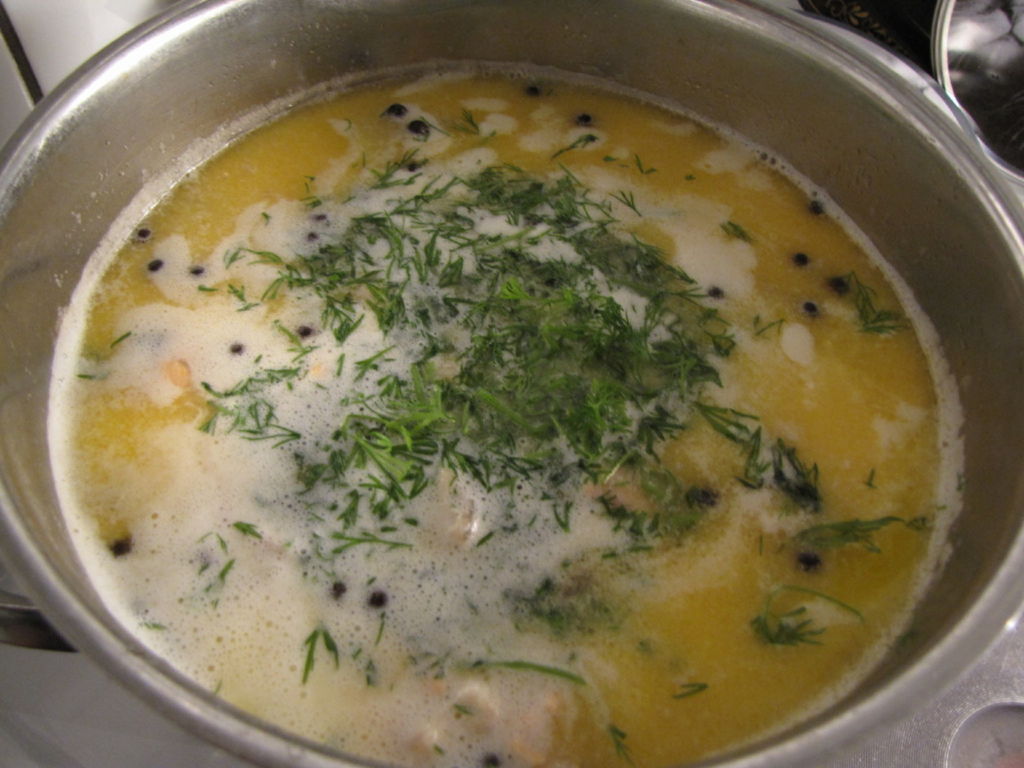 Kermainen lohikeitto - Resepti