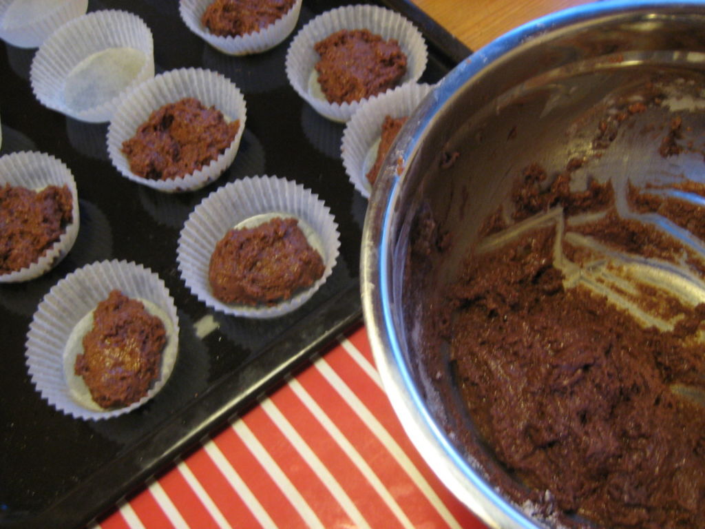 Suklaamuffinit, gluteeniton, maidoton, munaton - Resepti