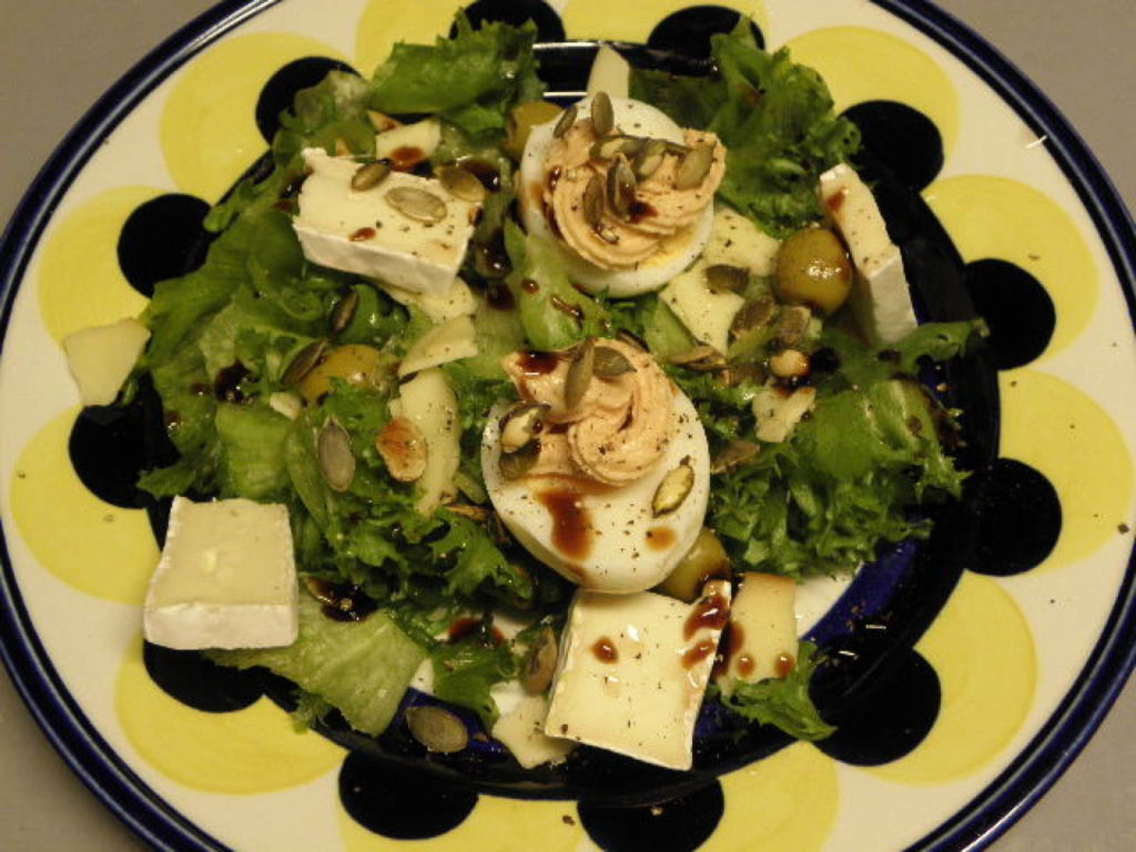 juusto-munasalaatti - Resepti